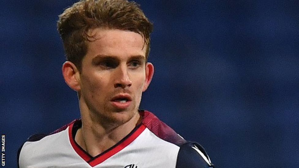 Harry Brockbank: Bolton defender signs new two-year deal - BBC Sport