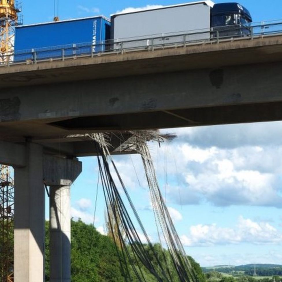 Fatal scaffolding collapse at German bridge construction site - BBC News