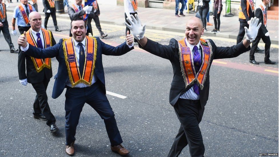 Orange marches take place in Glasgow - BBC News