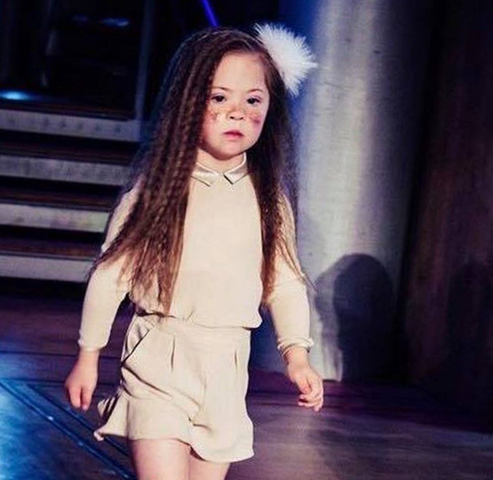 'Supermodel' Chloe wins film role and fulfils fashion dream - BBC News