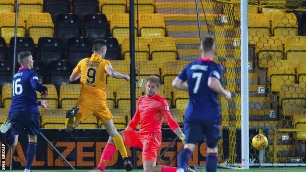Livingston 5-0 Hearts: Livi down Hearts after crazy 14-minute blitz ...
