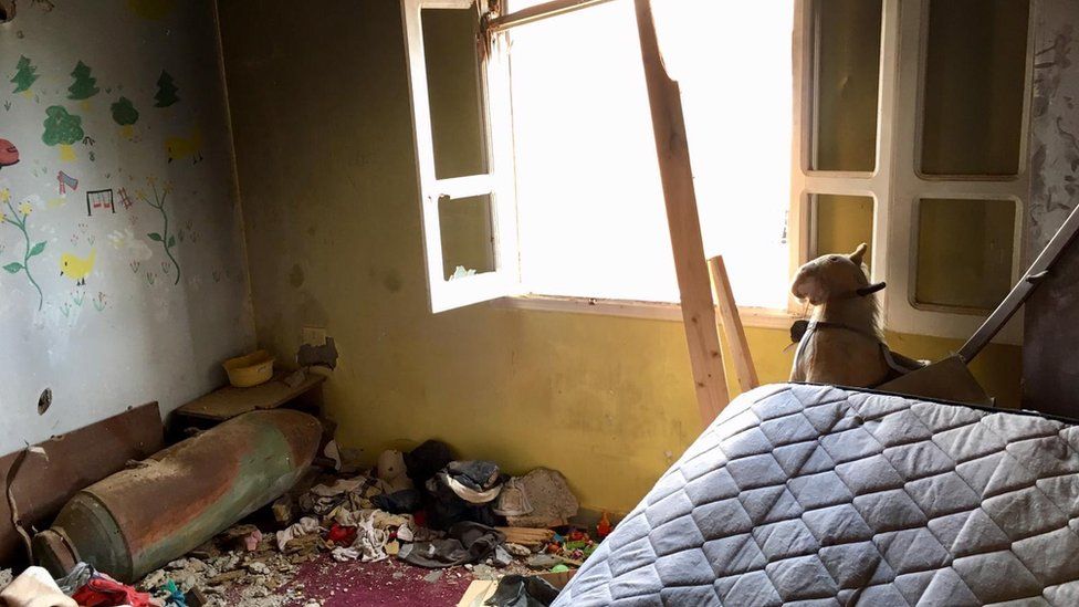 Coping with coronavirus in a war zone - BBC News