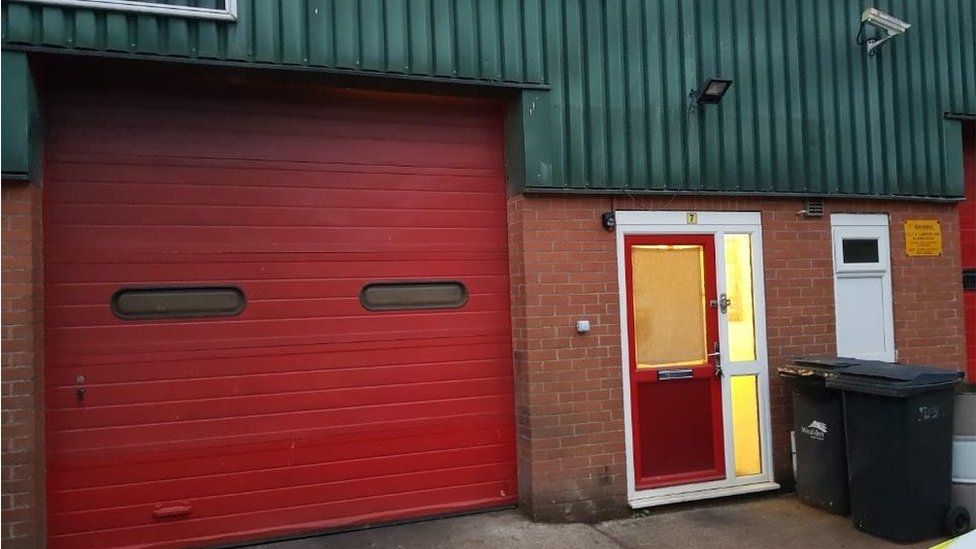 Men jailed over UK's 'first' gun factory in Hailsham unit - BBC News