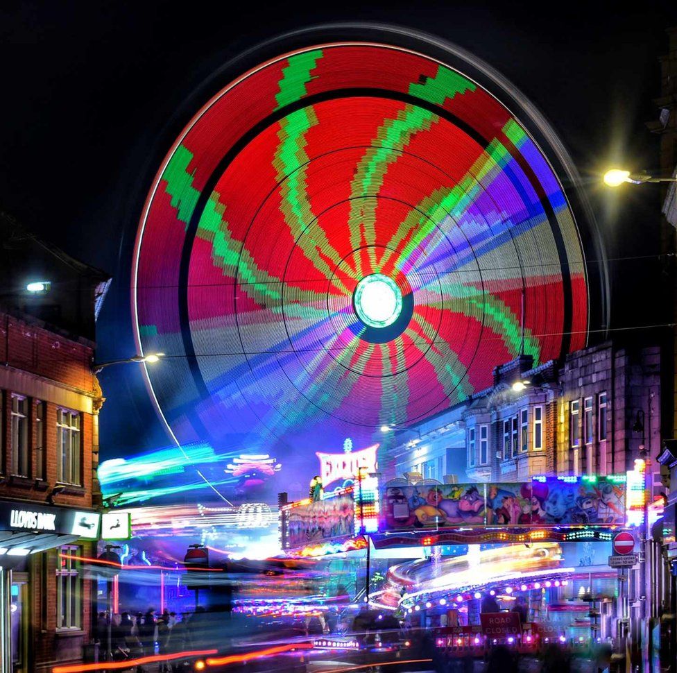 Photographer captures dizzying fair pictures - BBC News