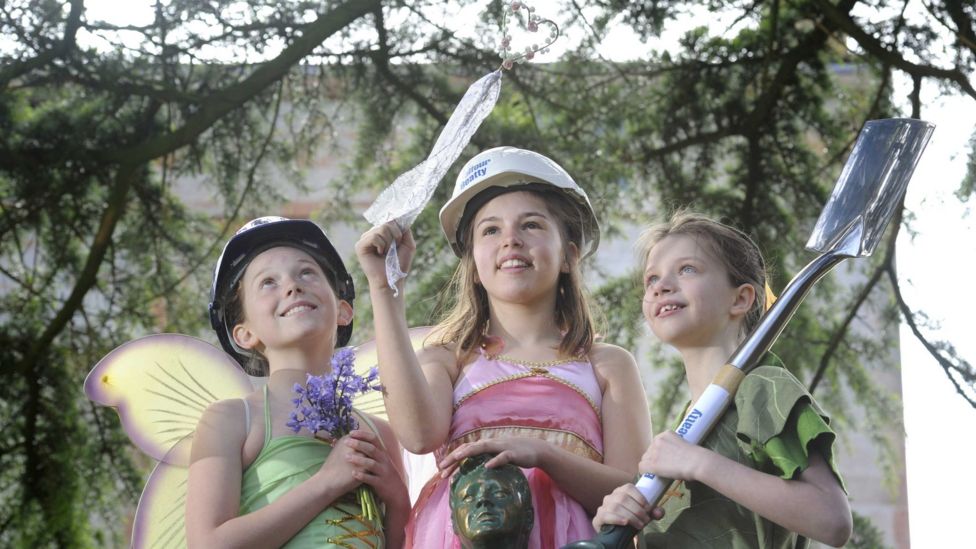 Peter Pan house project funding bid backed - BBC News