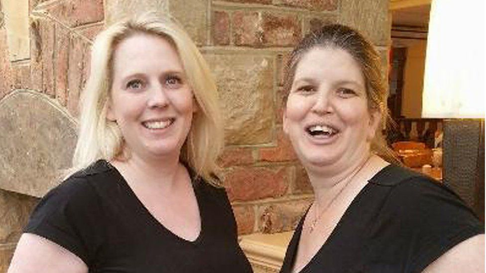 Portsmouth couple's joy over surrogacy success - BBC News