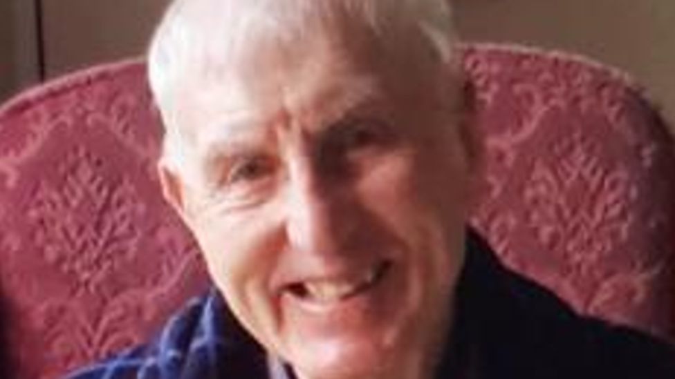 Colin Vasey: Body found in search for missing man - BBC News