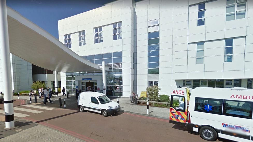 'Serious birth incidents' at Dudley trust 'not investigated' - BBC News
