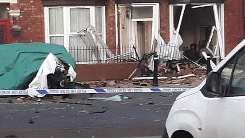 South Shields crash: Driver killed when car hit house named - BBC News