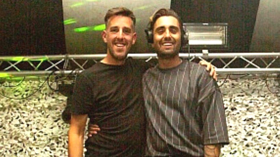 Brother's home town tribute for Dumfries DJ Jamie Roy - BBC News
