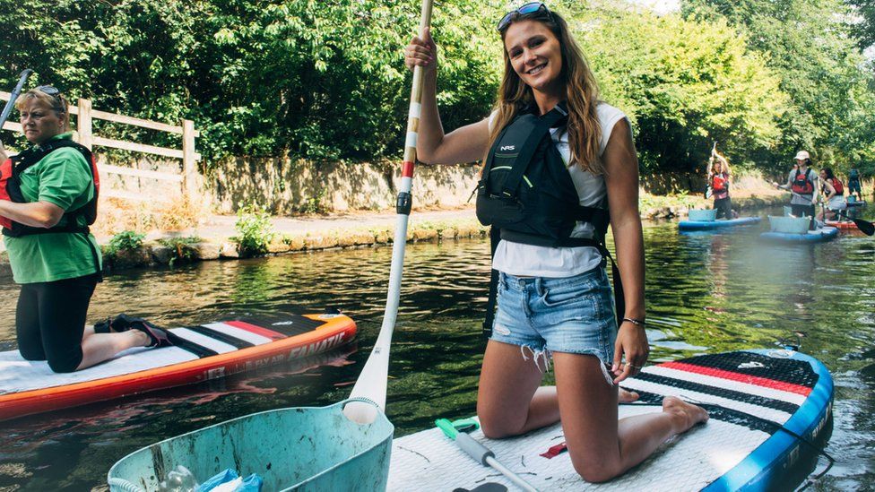 London plastic campaigner to paddle the Hudson River - BBC News