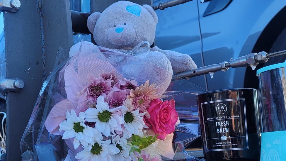 Scott Hall Road crash: Tributes left after mum and child killed in ...