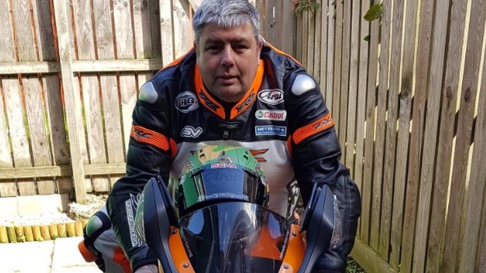 County Durham crash death rider Shaun Neal 'a gentle giant' - BBC News