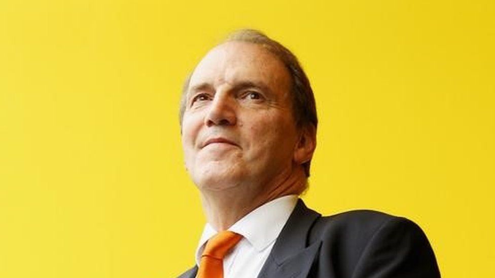University towns key to Lib Dem revival, says Simon Hughes - BBC News