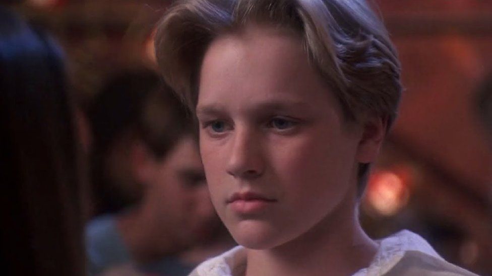 Ateb y Galw: Yr actores Elin Harries - BBC Cymru Fyw