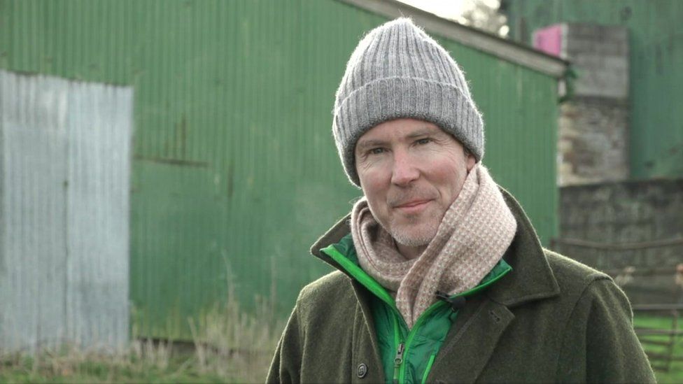 Cwrs gradd i hyfforddi ymgyrchwyr hinsawdd y dyfodol - BBC Cymru Fyw
