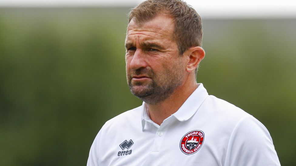 Adam Porter: Truro City sign Salford City midfielder on loan - BBC Sport