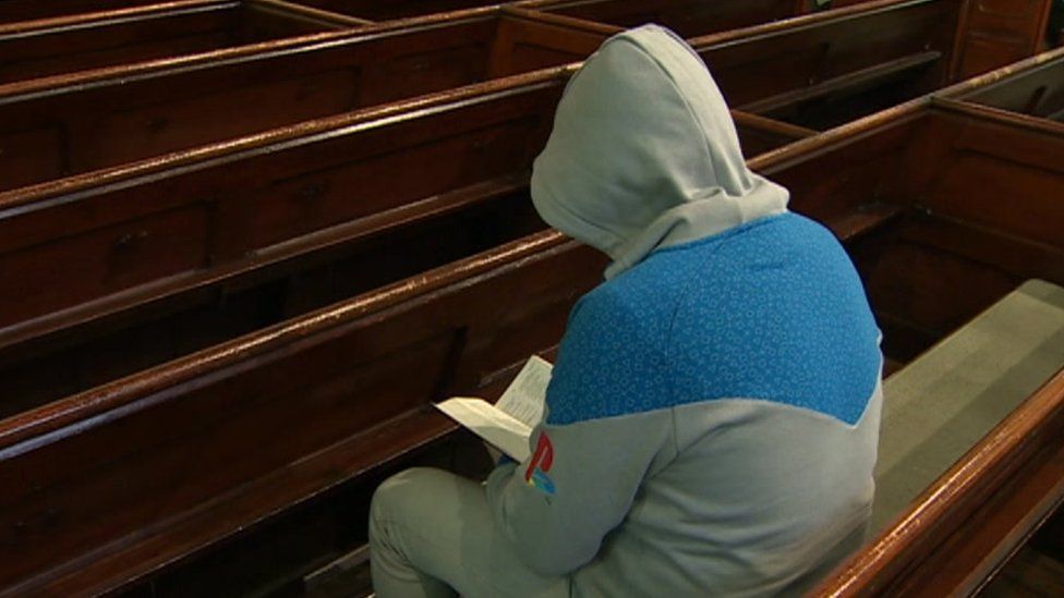 Cardiff baptisms for religious asylum seekers fleeing Iran - BBC News