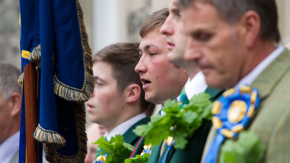 Hawick kicks off Common Riding season - BBC News