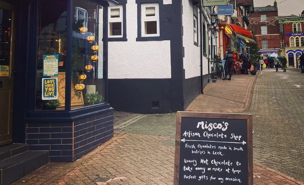 Misco's chocolate shop in Leek to shut due to increased costs - BBC News