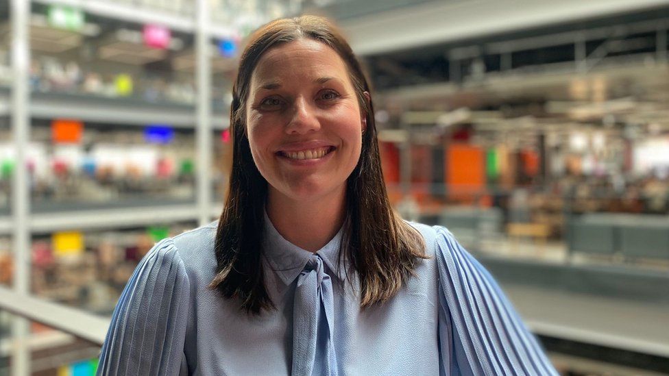 Ageism: Older women face heavy workplace discrimination - charity - BBC ...