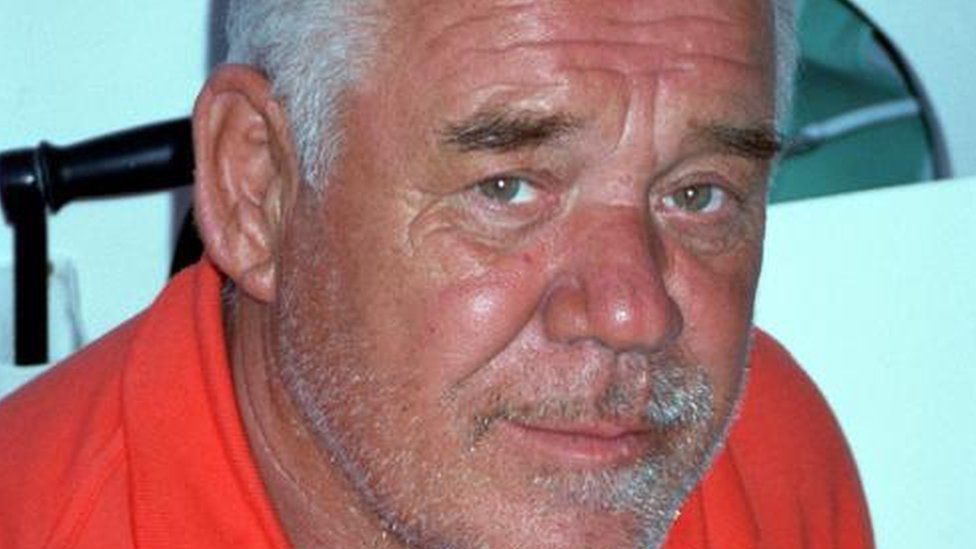 Tony Bullimore: Sailor and entrepreneur celebrated - BBC News