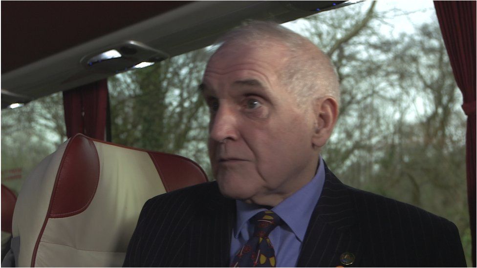 'Unfair' National Express Powys to London fares cut - BBC News