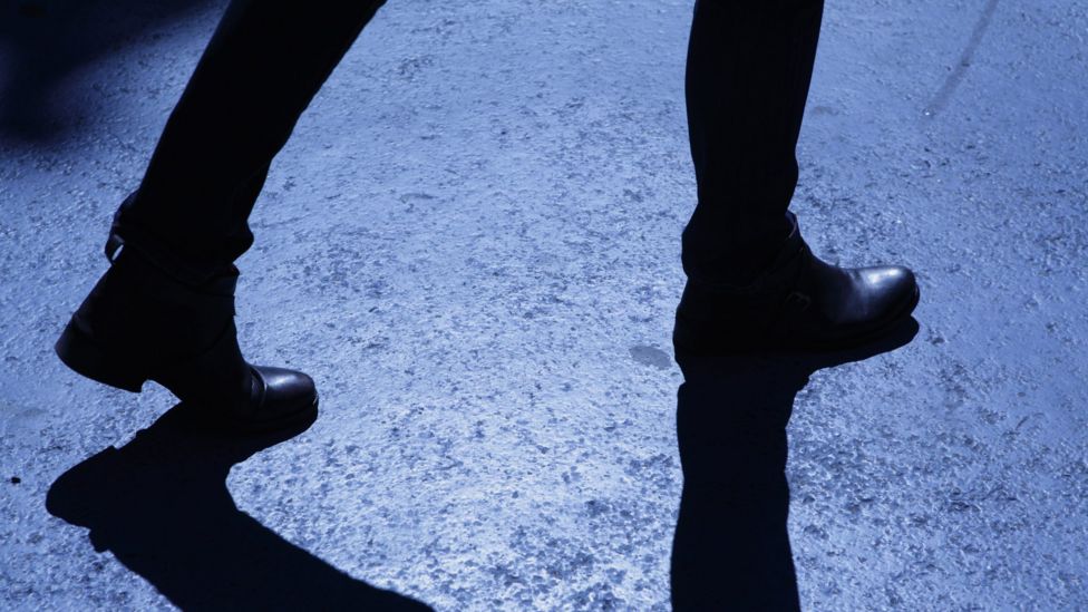 My online stalker: The feeling he could hurt me never went away - BBC News