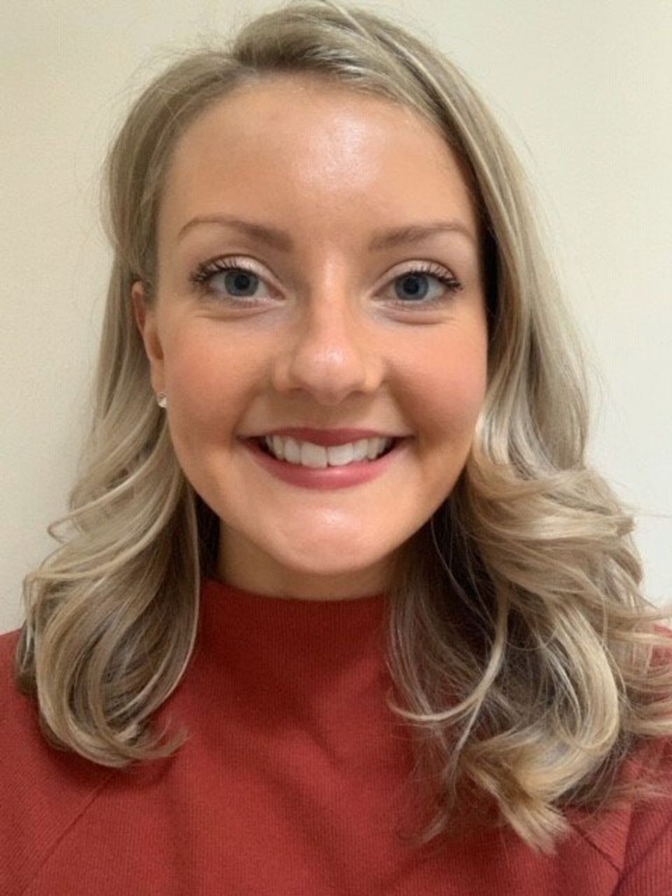 Covid-19: Y siwrne hir i wella - BBC Cymru Fyw