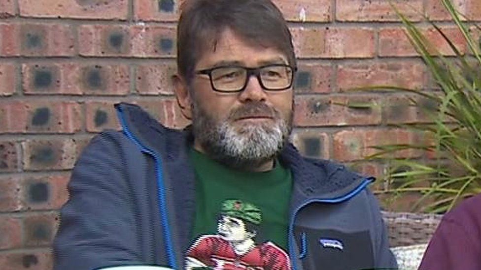 Gyda Chymru allan a ddylen ni gefnogi Lloegr yn Euro 2020? - BBC Cymru Fyw