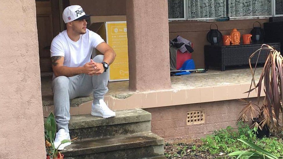 The pride and fury of Australia's Indigenous rappers - BBC News