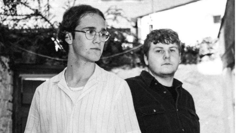 Spotify: The Anchoress makes no money from 750,000 streams - BBC News