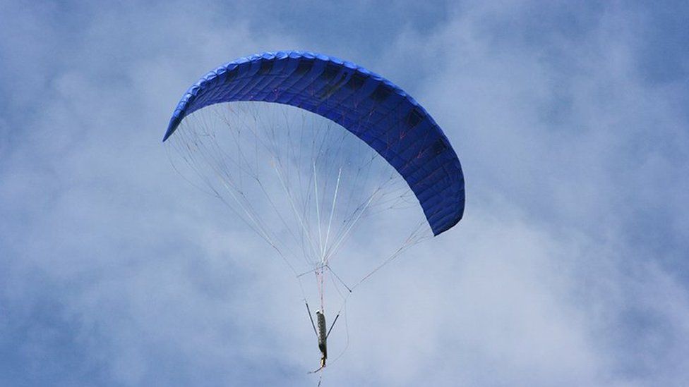West Freugh military range kite power scheme flies forward - BBC News