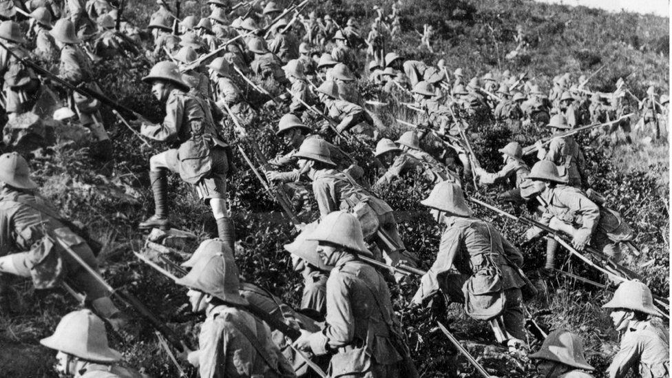 Gun salute in Glasgow to commemorate Gallipoli offensive - BBC News
