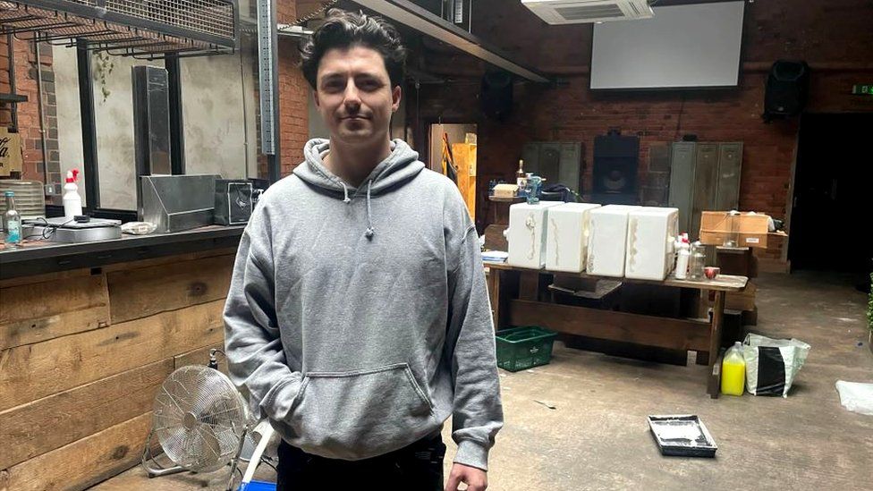 Digbeth roadworks: Firms fear survival in 'perfect storm' - BBC News