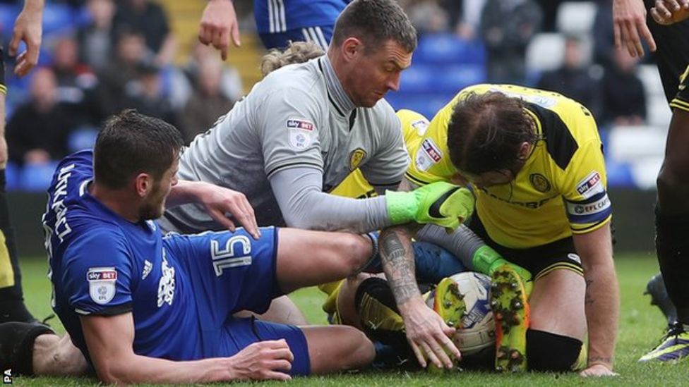 Stephen Bywater: Burton Albion goalkeeper signs new contract - BBC Sport