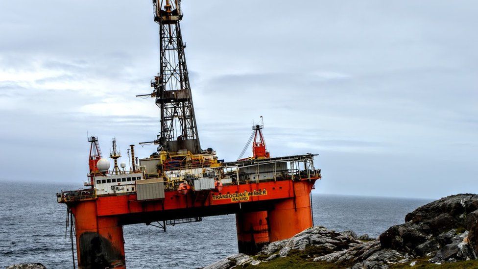 Grounded rig Transocean Winner could be refloated at weekend - BBC News