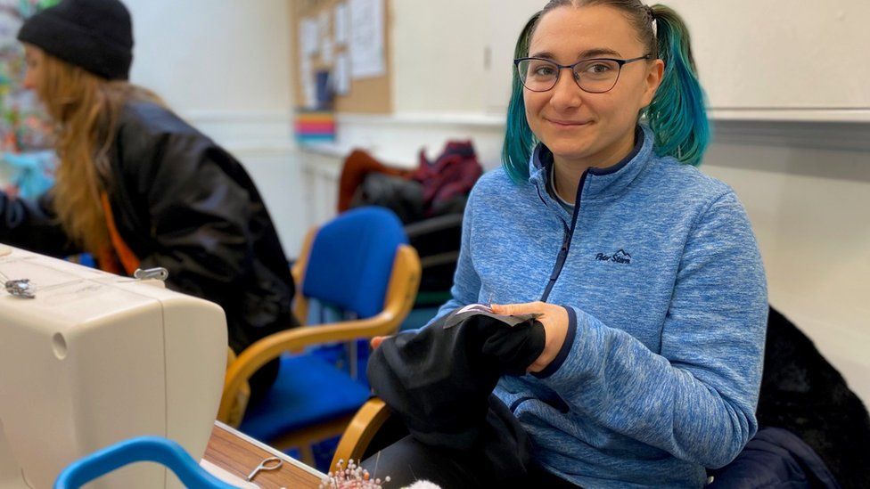 York repair café 'sharing skills and also sharing company' - BBC News