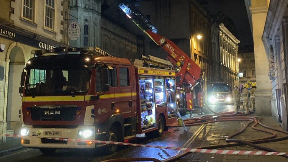 Bristol Guildhall fire: Blaze treated as 'suspicious' - BBC News
