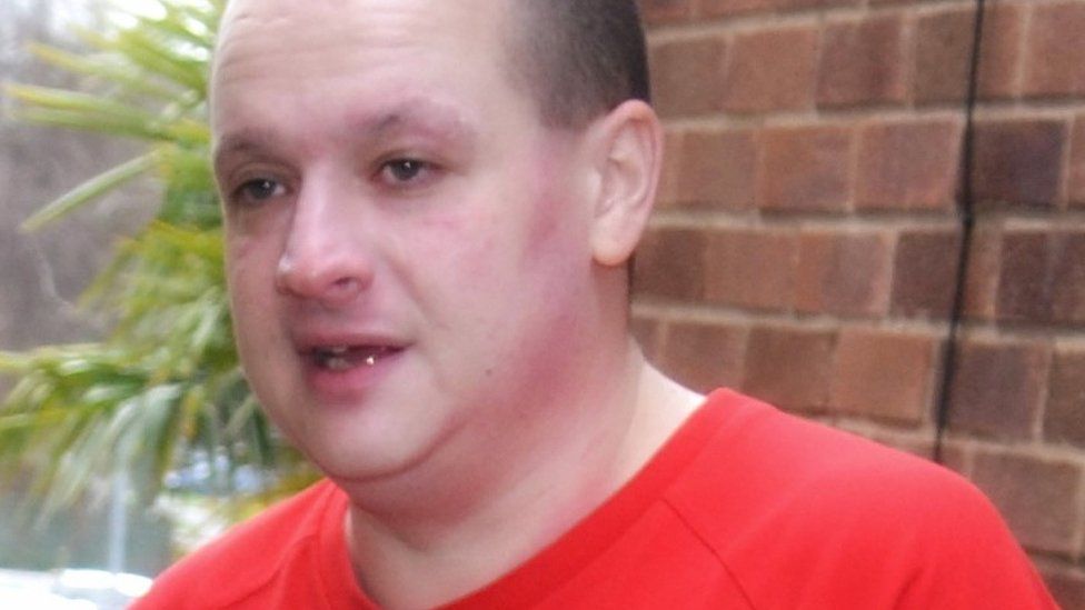 Northampton stabbing: Family pay tribute to victim - BBC News