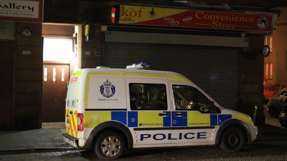 Arrest after shopkeeper shot during attempted robbery - BBC News