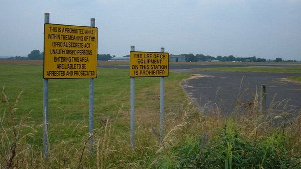 Church Fenton village proposal for ex-RAF site revealed - BBC News