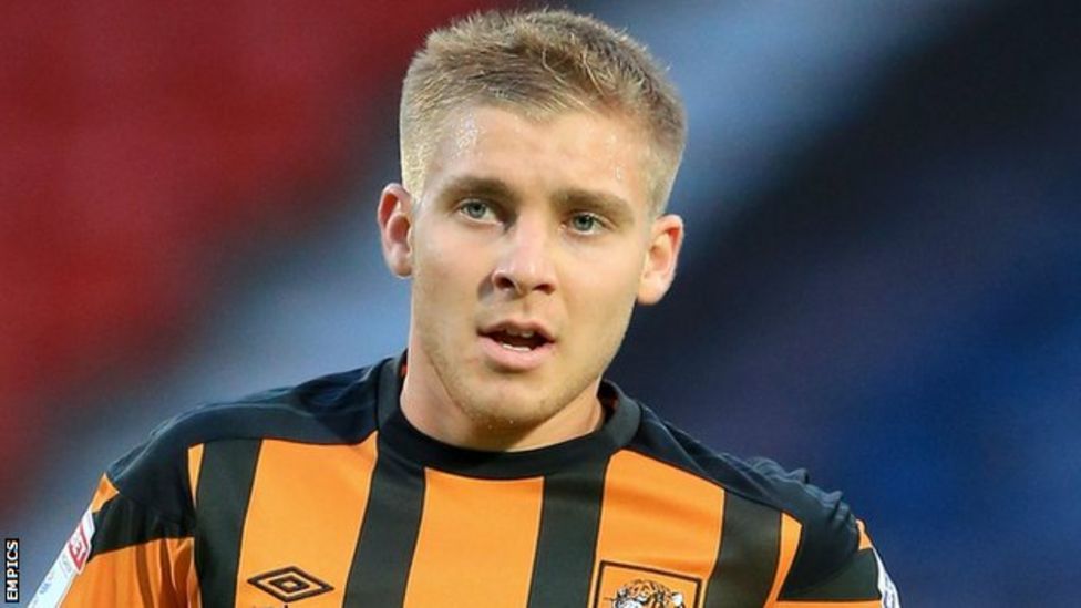 Daniel Batty: Halifax Town sign Hull City midfielder on loan - BBC Sport