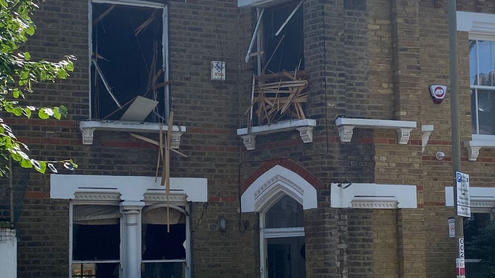 Father and son among 5 dead in Pennsylvania home explosion - BBC News