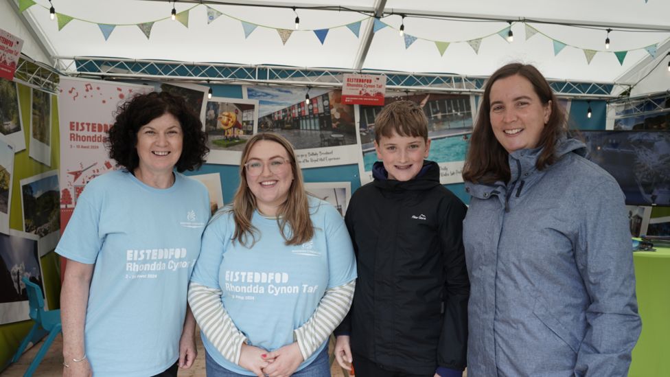 Lluniau Dydd Sadwrn: Eisteddfod Llŷn ac Eifionydd - BBC Cymru Fyw