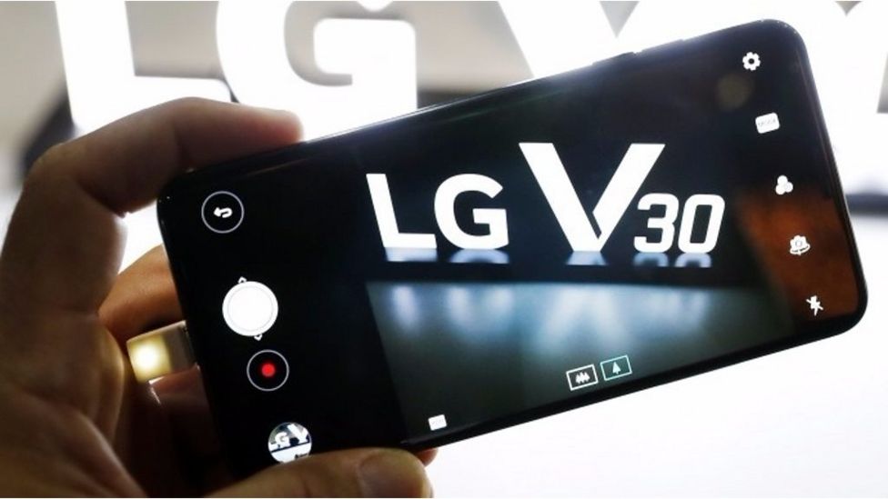 Fun but doomed: LG's most memorable smartphones - BBC News