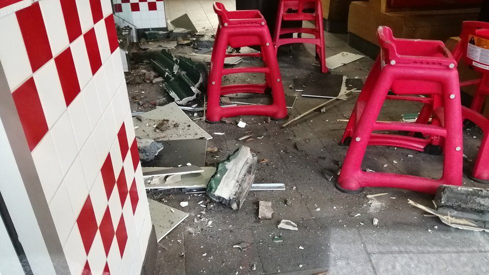 Nottingham Five Guys closed after part of ceiling collapses - BBC News