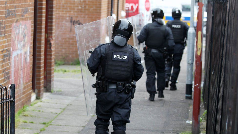 Youths attack police and cars in Belfast's Markets - BBC News