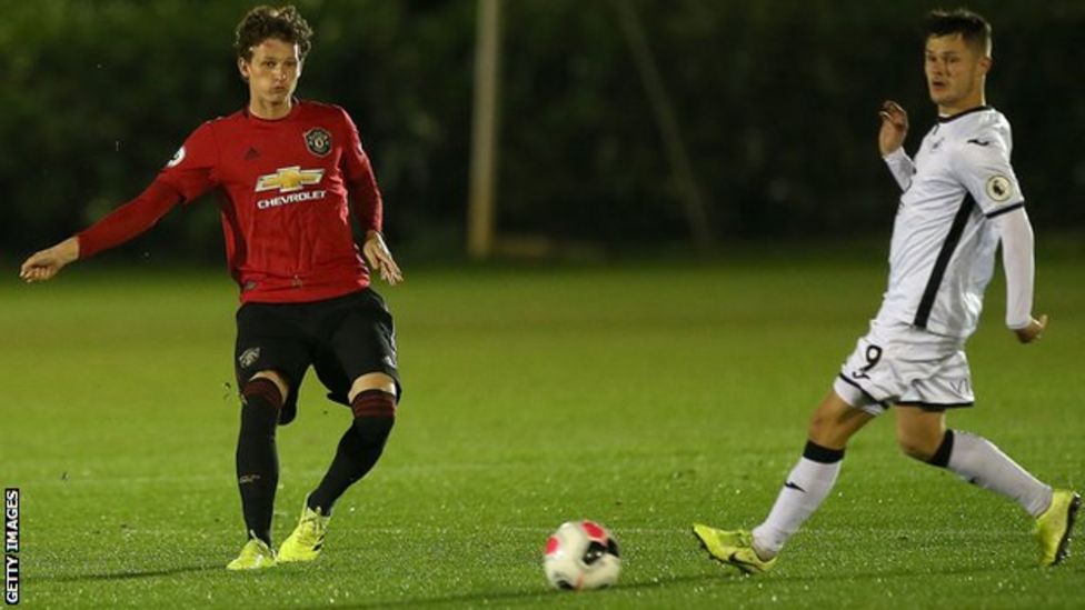 Max Taylor: Man Utd defender gets first senior call-up following ...