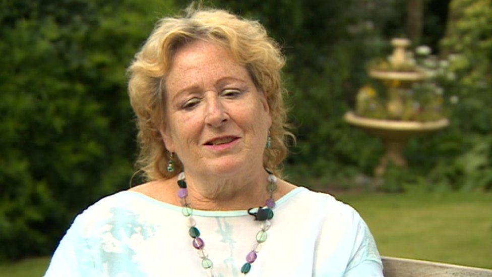 Mother 'treated like flotsam' by Sunsail after daughter's death - BBC News